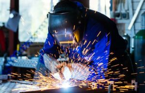 Verbindungstechniken: Kleben, Schrauben, Löten oder Nageln?